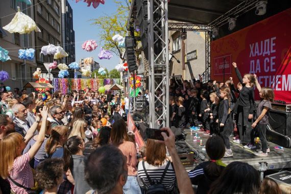 „JEVREMOVA ULICA SUSRETA”: PREPOZNATLJIVI DUH STAROG GRADA – Stari grad