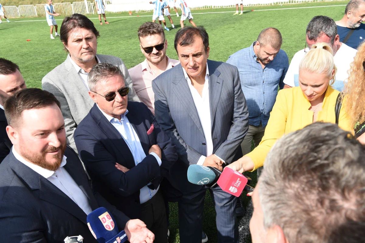 ПОСЛЕ 50 ГОДИНА ЗАСИЈАО ФУДБАЛСКИ ТЕРЕН НА ДОРЋОЛУ: НА МЕСТУ ГДЕ ЈЕ ...